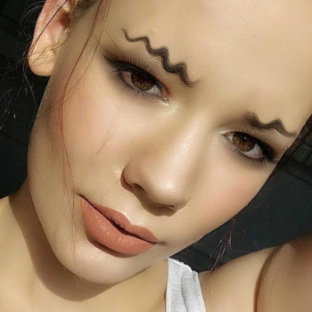 Wavy brows, sopracciglia ondulate: ecco la nuova tendenza! - Beautydea