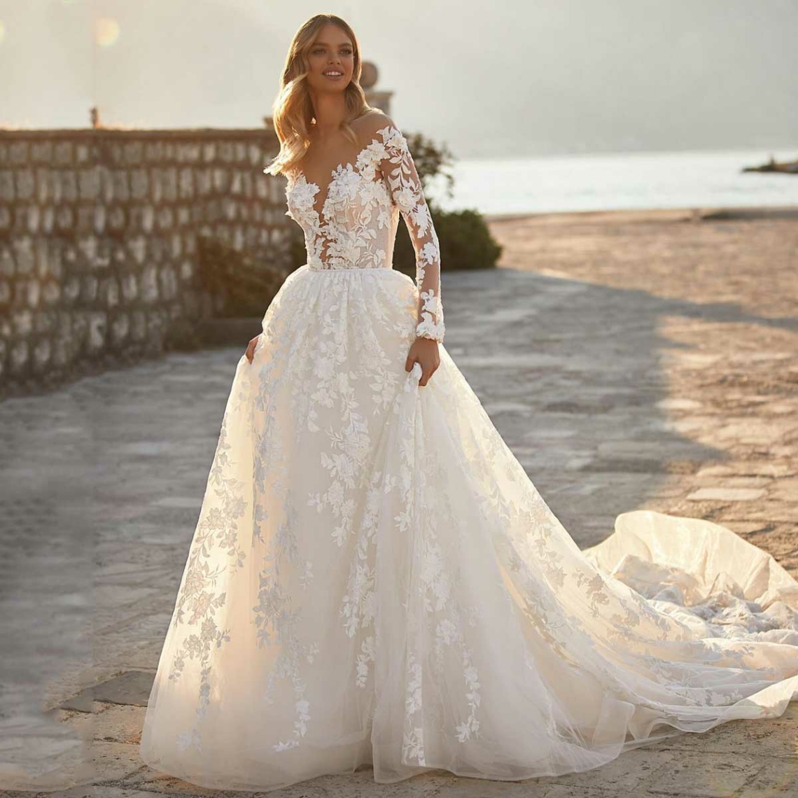 Abiti da sposa in pizzo 2024: 12 capolavori di eleganza!