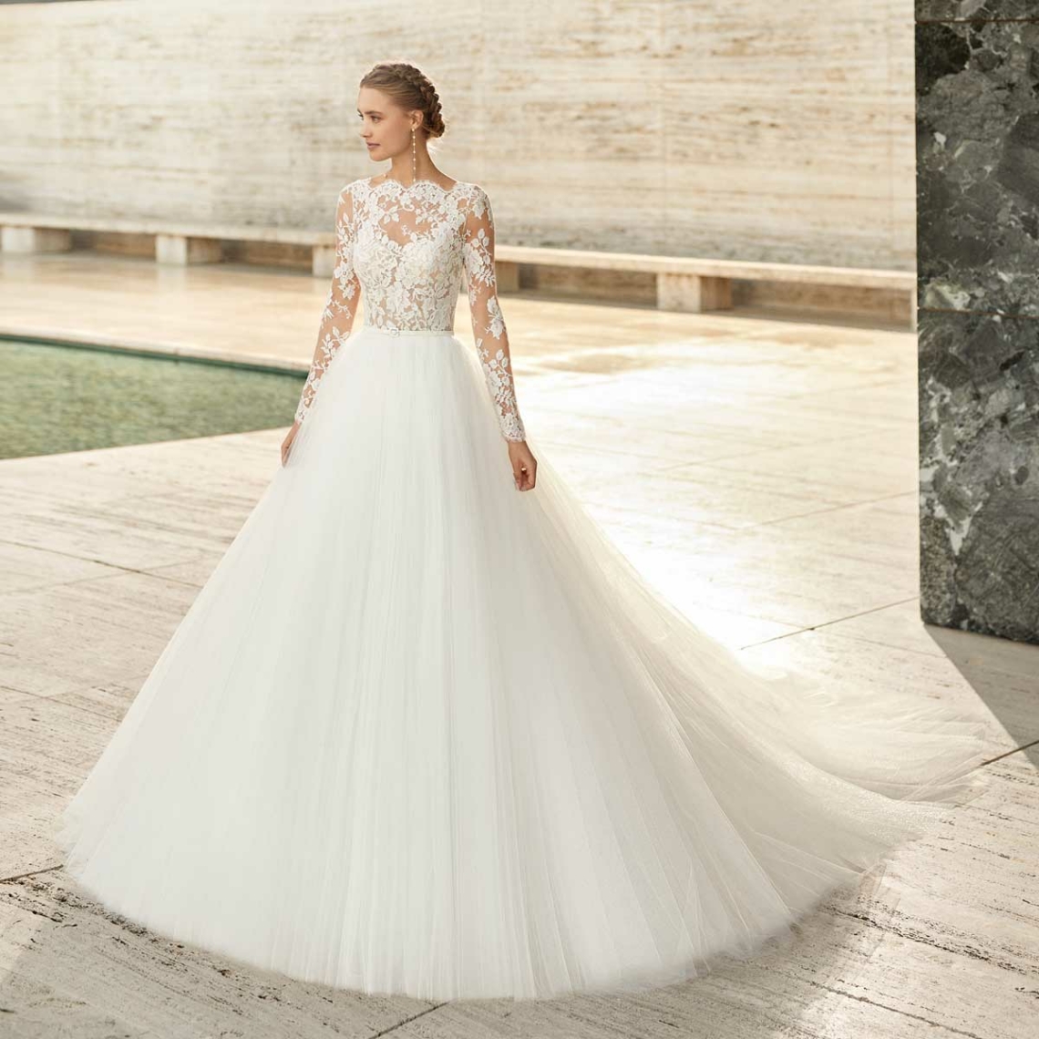 Abiti da sposa in pizzo 2024: 12 capolavori di eleganza!