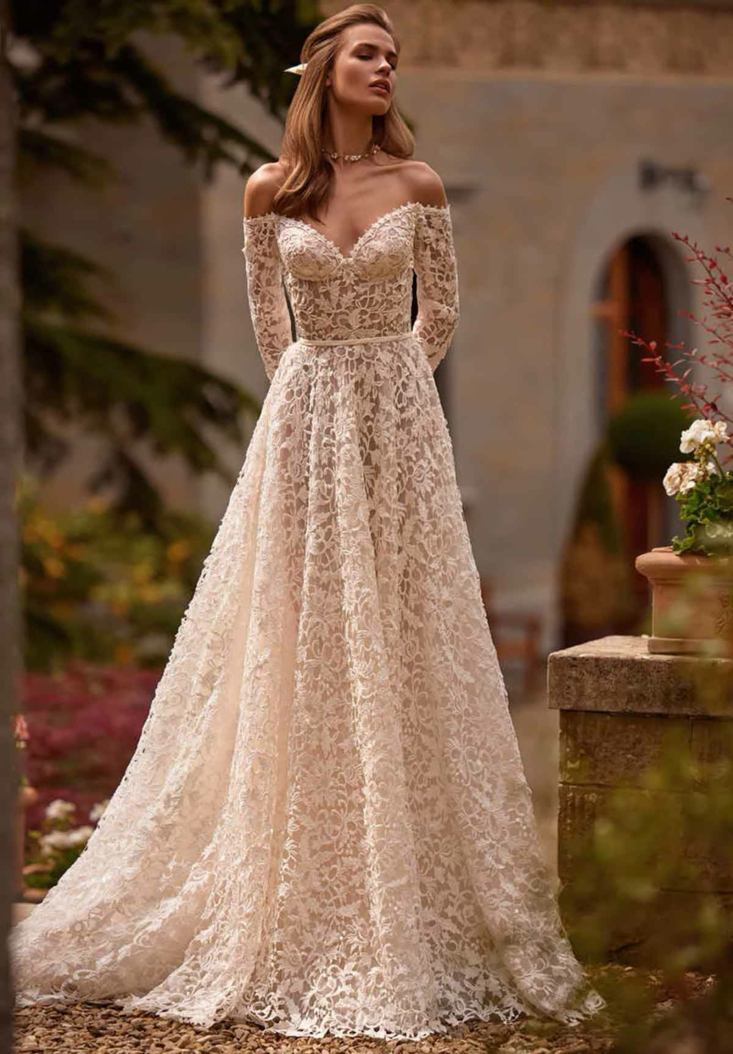 8 vestiti da sposa 2024 per un matrimonio campestre