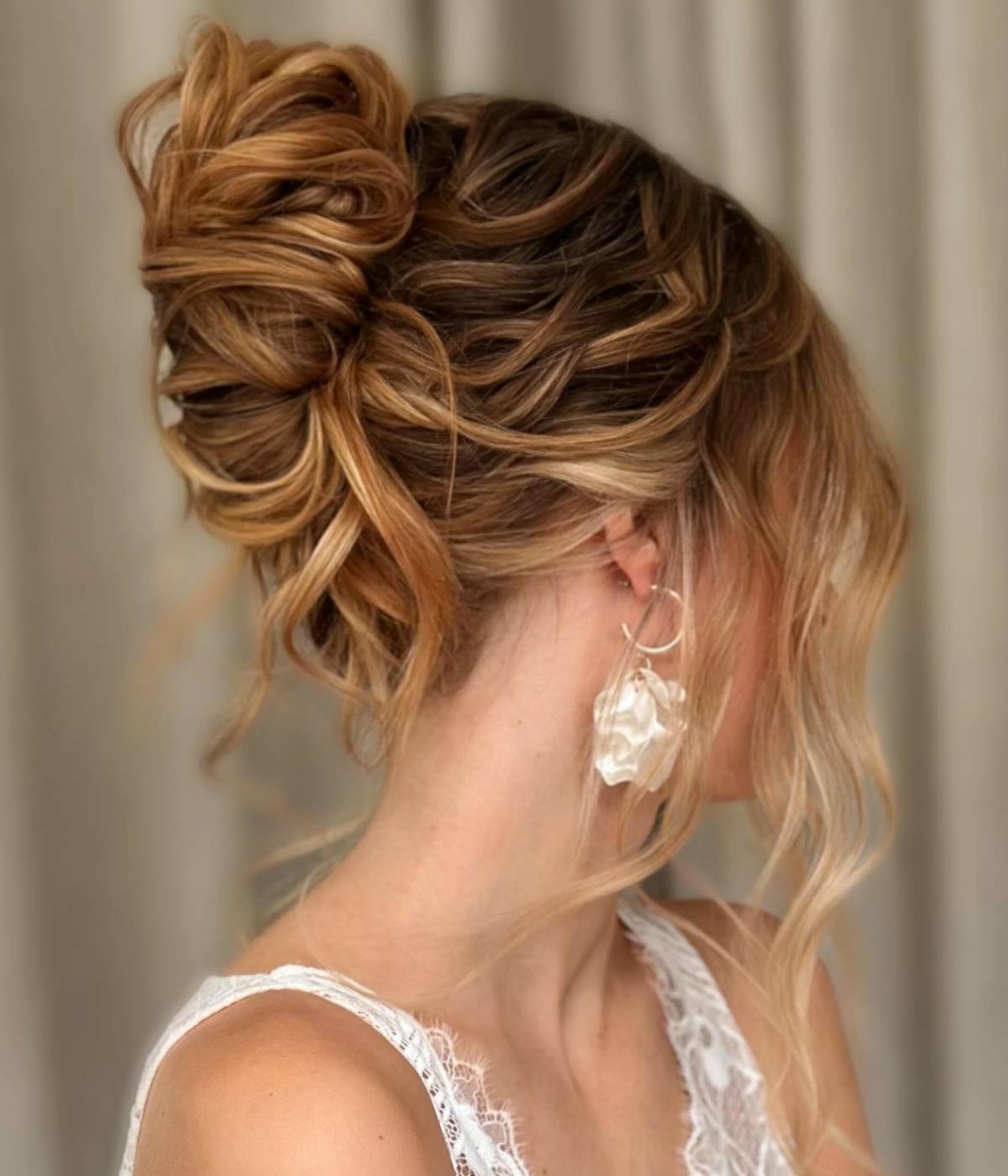 Acconciature capelli ricci: 200 idee semplici e bellissime