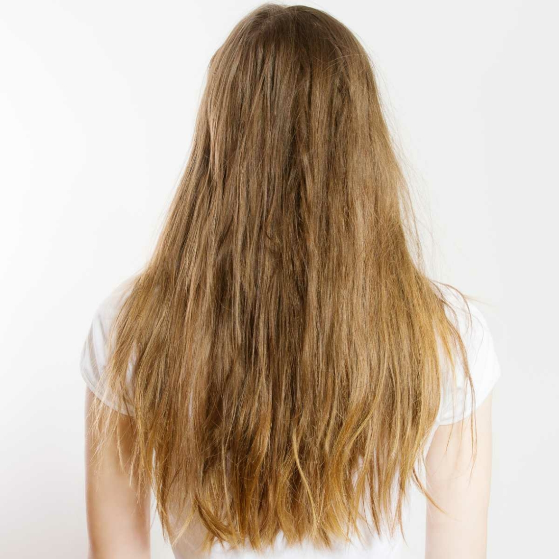 Capelli sfibrati: rimedi, cause e come trattarli - Beautydea