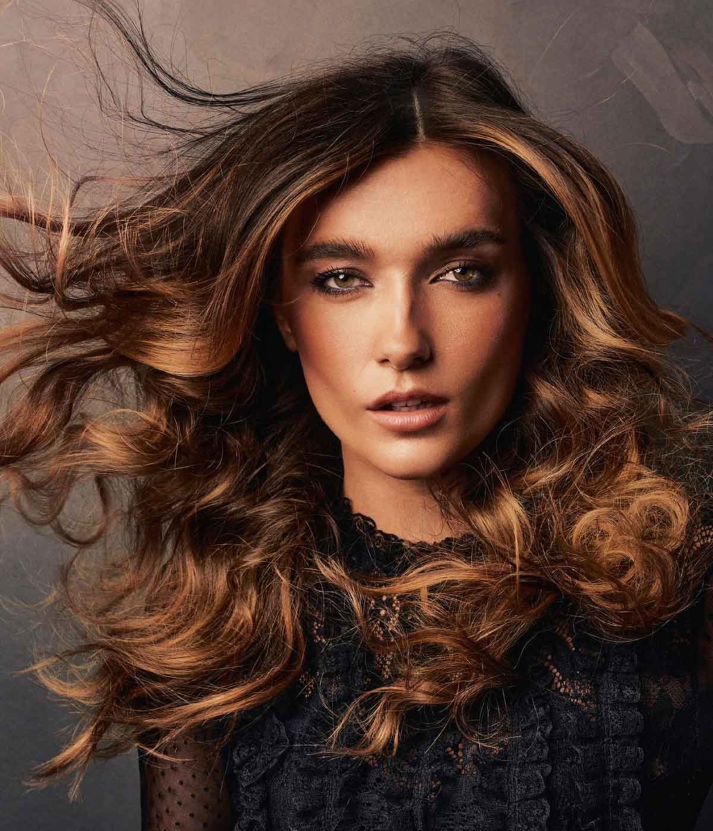 Lara Johnson Lifestyle tagli capelli 2024: look romantici